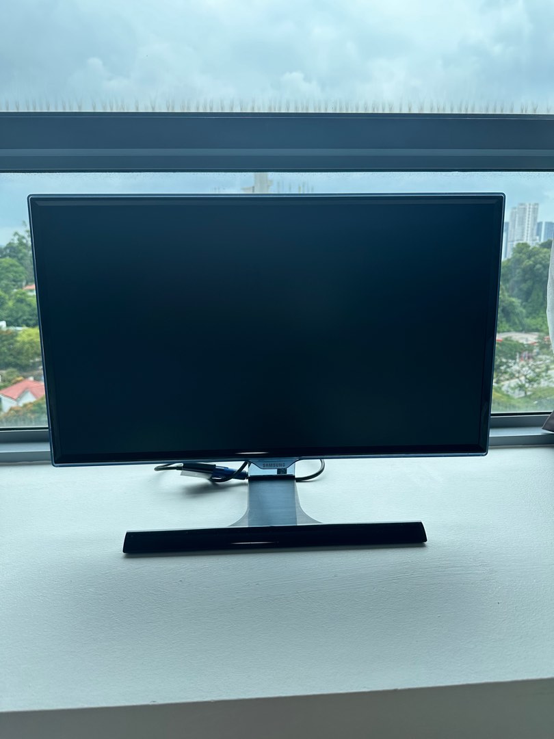 24” Samsung monitor Model number - S24E390HL, Computers & Tech ...