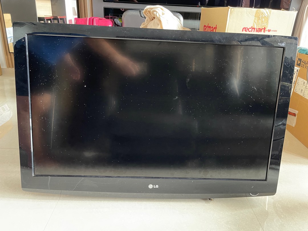 42 inch TV, TV & Home Appliances, TV & Entertainment, TV on Carousell