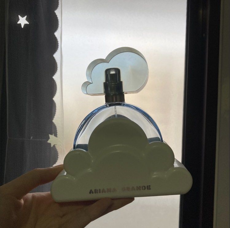 Ariana grande cloud 100ml bottle with cloud stand holder, Beauty & Personal Care, Fragrance ...