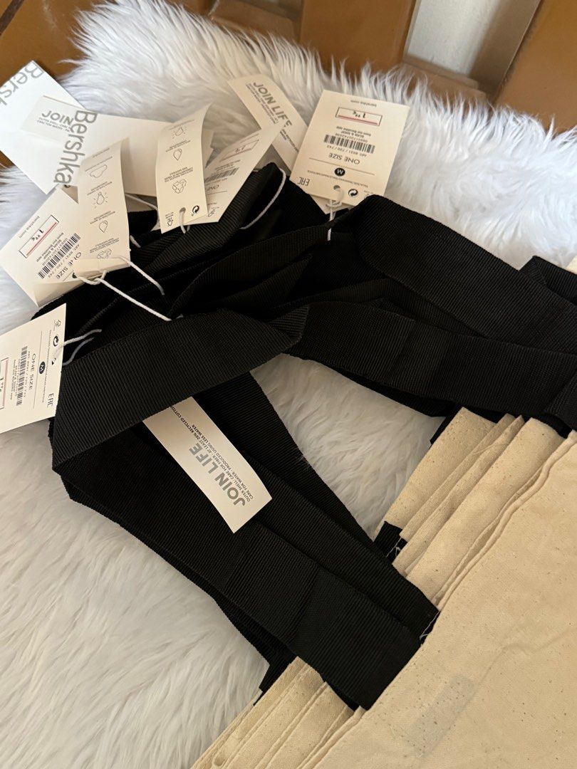 Bershaka Tote Bag, Women's Fashion, Bags & Wallets, Tote Bags on Carousell