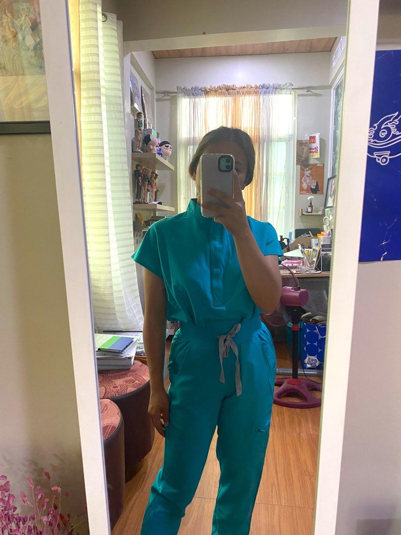 Brand new snicosh scrubsuit, Women's Fashion, Activewear on Carousell