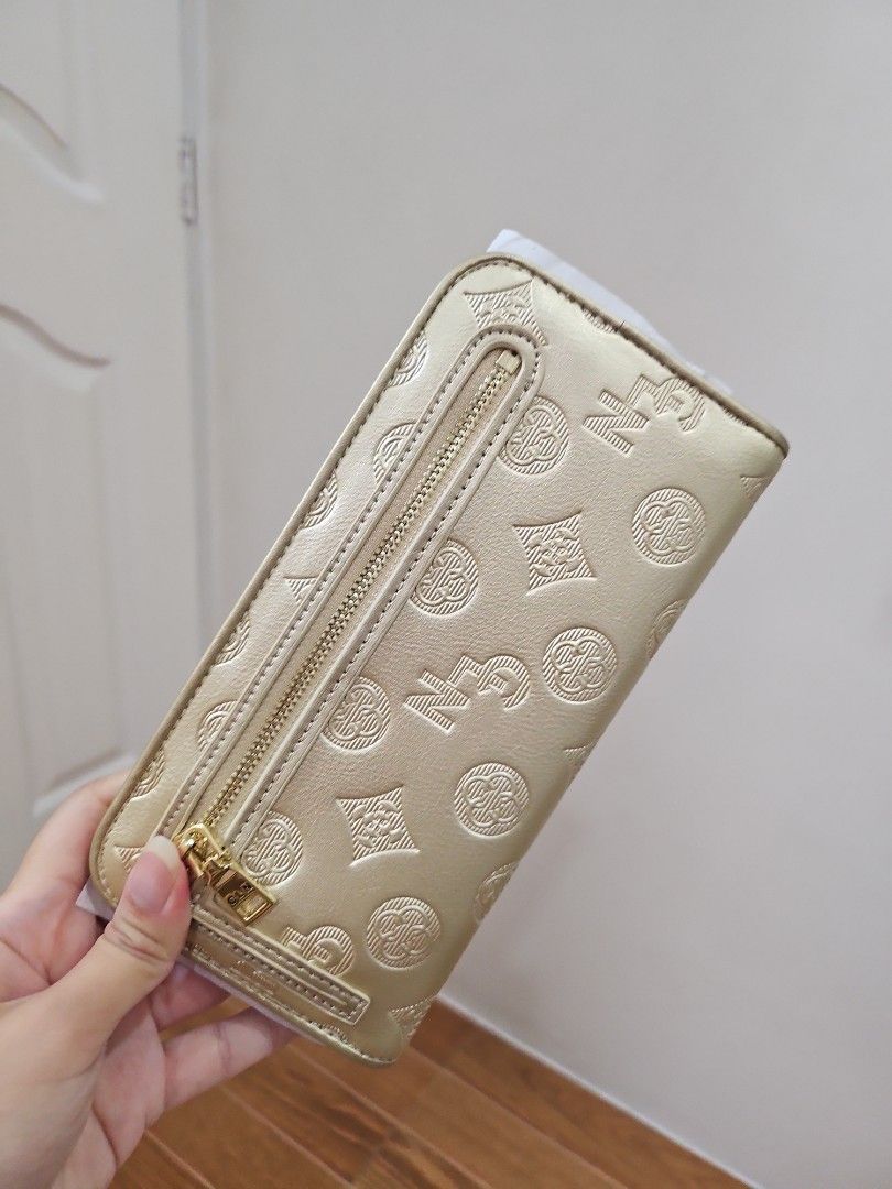 CLN Gold wallet, Luxury, Bags & Wallets on Carousell