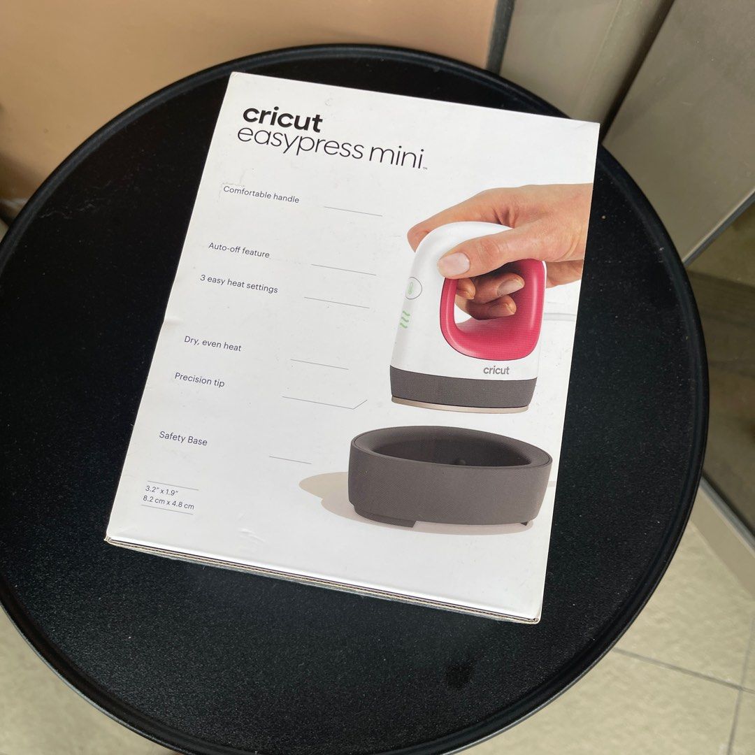 Cricut EasyPress Mini Compact Heat Press, Hobbies & Toys, Stationary ...