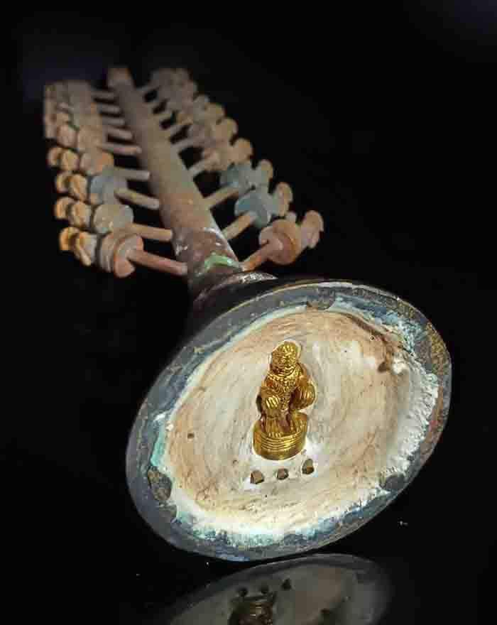 Item: 19 Phra Haruman Roop Lor Tree Master: LP Cher Temple: Wat Klang ...