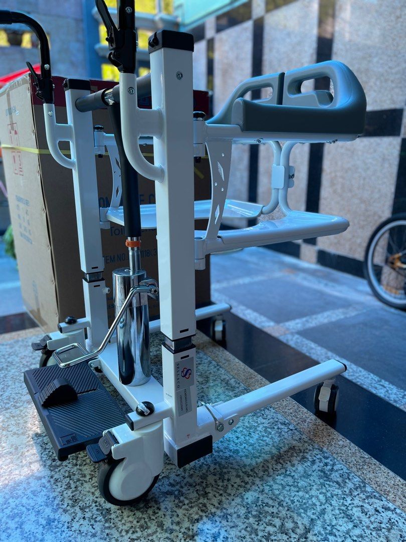 Kursi Roda transfer ke kamar mandi/tempat tidur/sofa, Serba Serbi ...