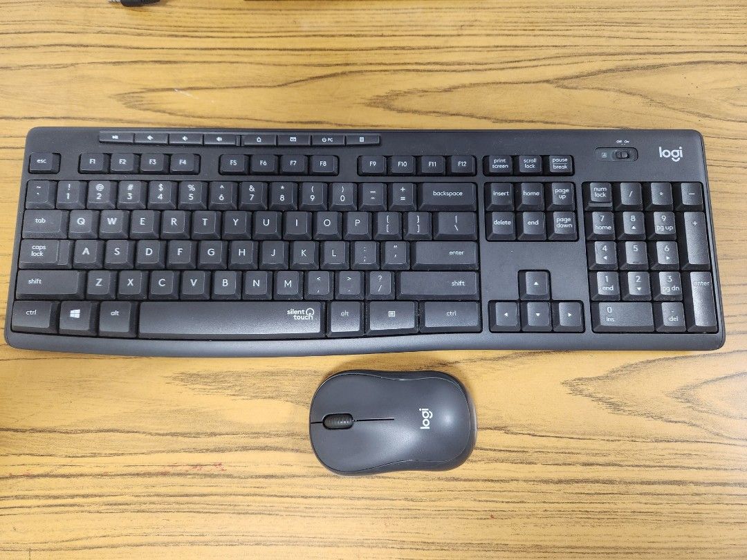 Logitech Mk295 Silent Keyboard And Mouse Combo Computers And Tech Parts And Accessories Computer