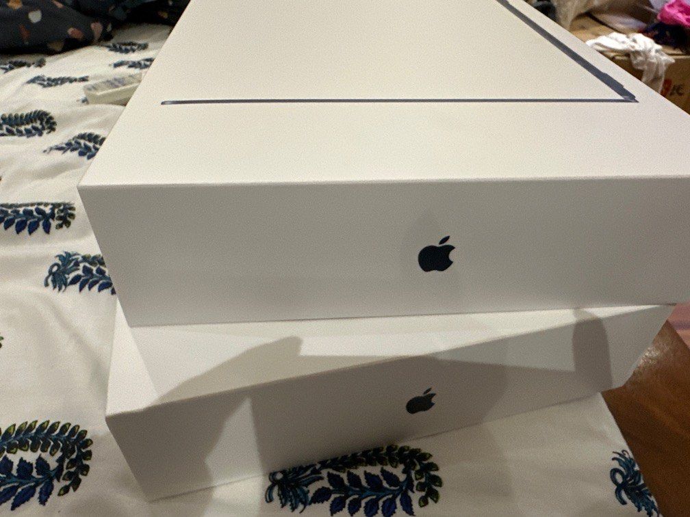 MacBook Air box, Computers & Tech, Laptops & Notebooks on Carousell