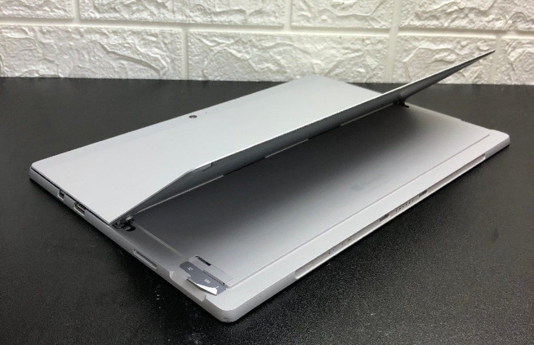 Microsoft pro surface 5, Computers & Tech, Laptops & Notebooks on Carousell