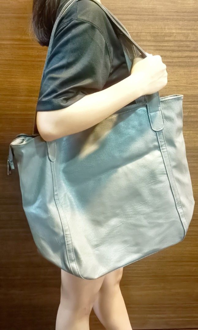 mizzue shoulder bag, Women's Fashion, Bags & Wallets, Shoulder Bags on ...