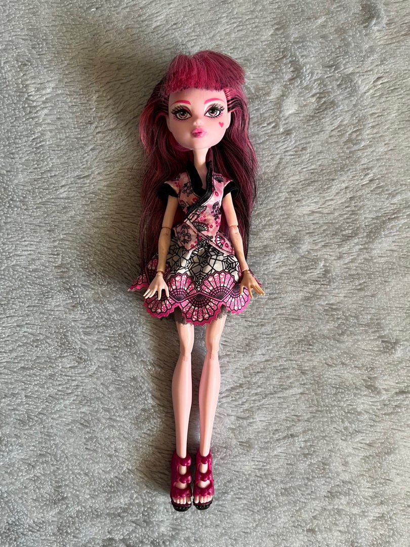 Monster High HTF Monster Exchange Shibuya Draculaura, Hobbies & Toys ...