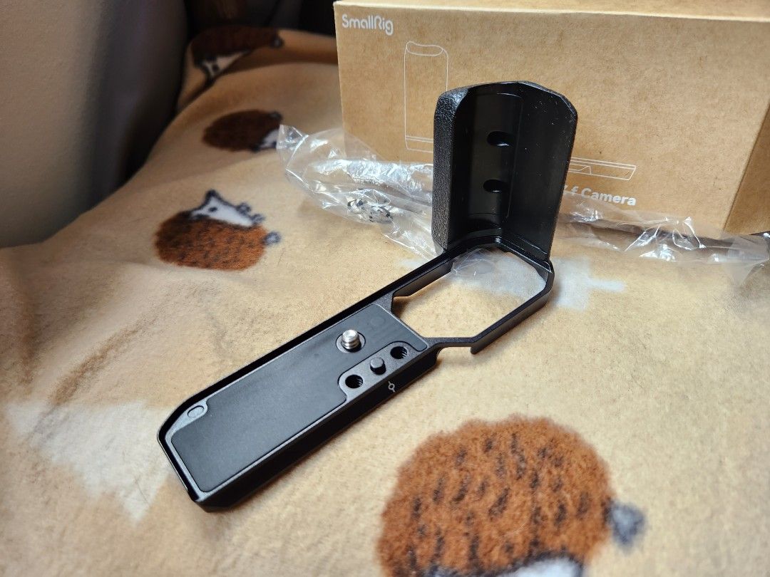 Nikon Zf Grip (SmallRig L-shaped), Photography, Cameras on Carousell