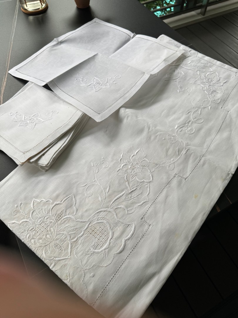 Peranakan style big table cloth with 8 handkerchiefs, Furniture & Home ...