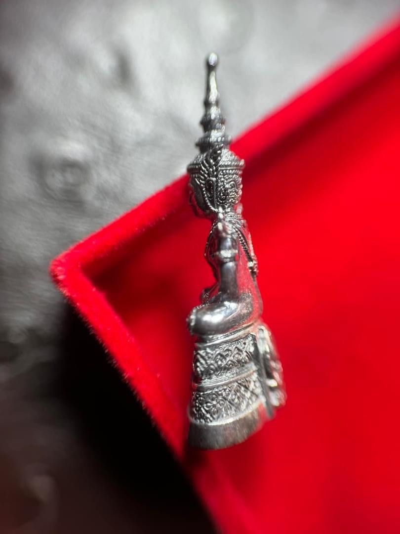 Phra Kaew Morokot Emerald Buddha, Hobbies & Toys, Memorabilia ...