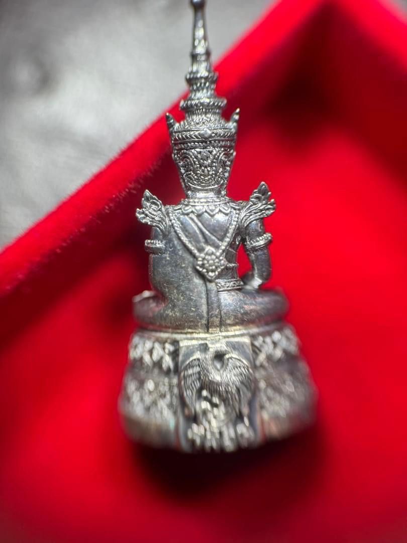 Phra Kaew Morokot Emerald Buddha, Hobbies & Toys, Memorabilia ...