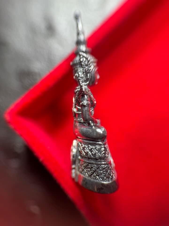 Phra Kaew Morokot Emerald Buddha, Hobbies & Toys, Memorabilia ...
