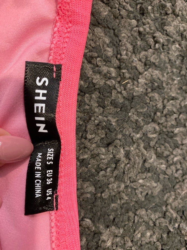 Pink stringy tube top, Women's Fashion, Tops, Sleeveless on Carousell