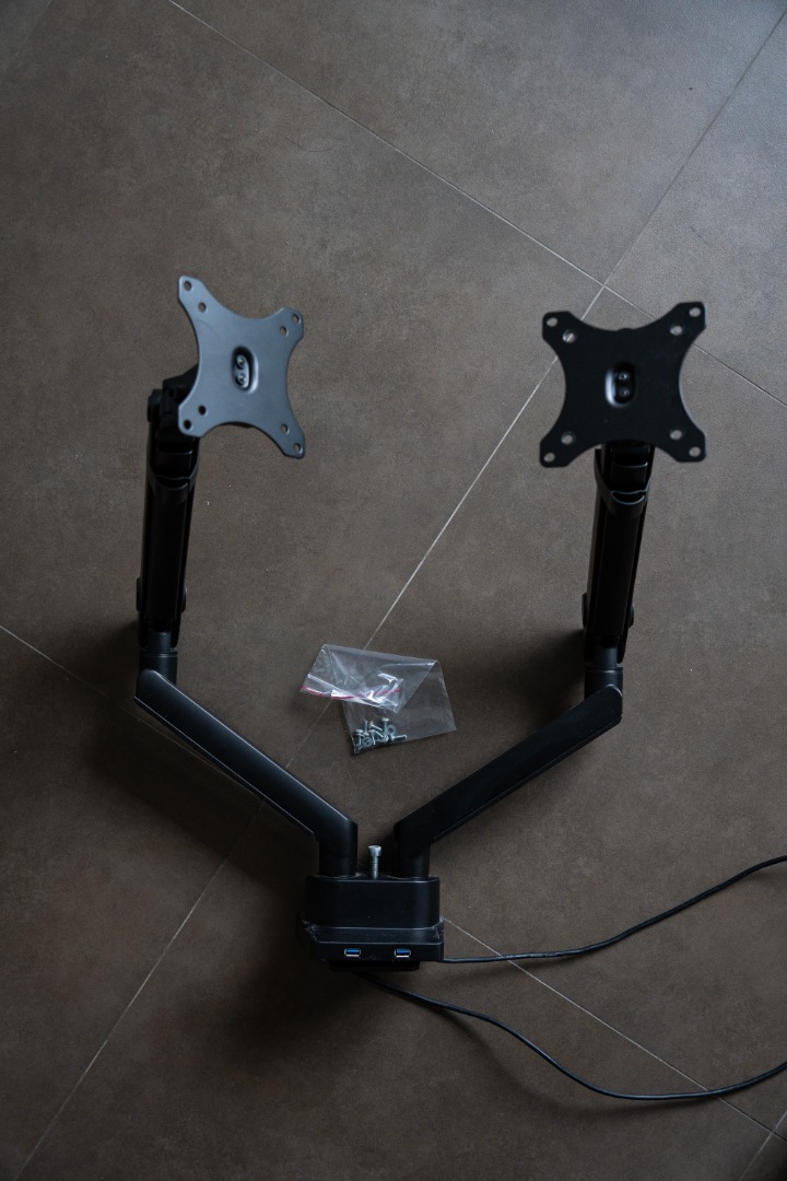 PRISM+ Arc Stealth Dual Computer Arms, Computers & Tech, Parts ...