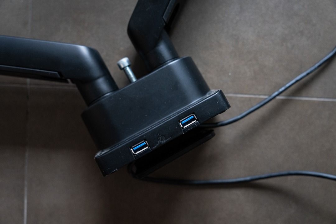 PRISM+ Arc Stealth Dual Computer Arms, Computers & Tech, Parts ...