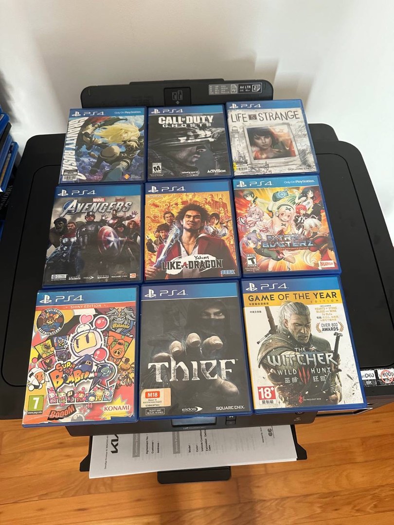 PS4 game Gravity Rush / Call of Duty ghosts / Life is strange ...