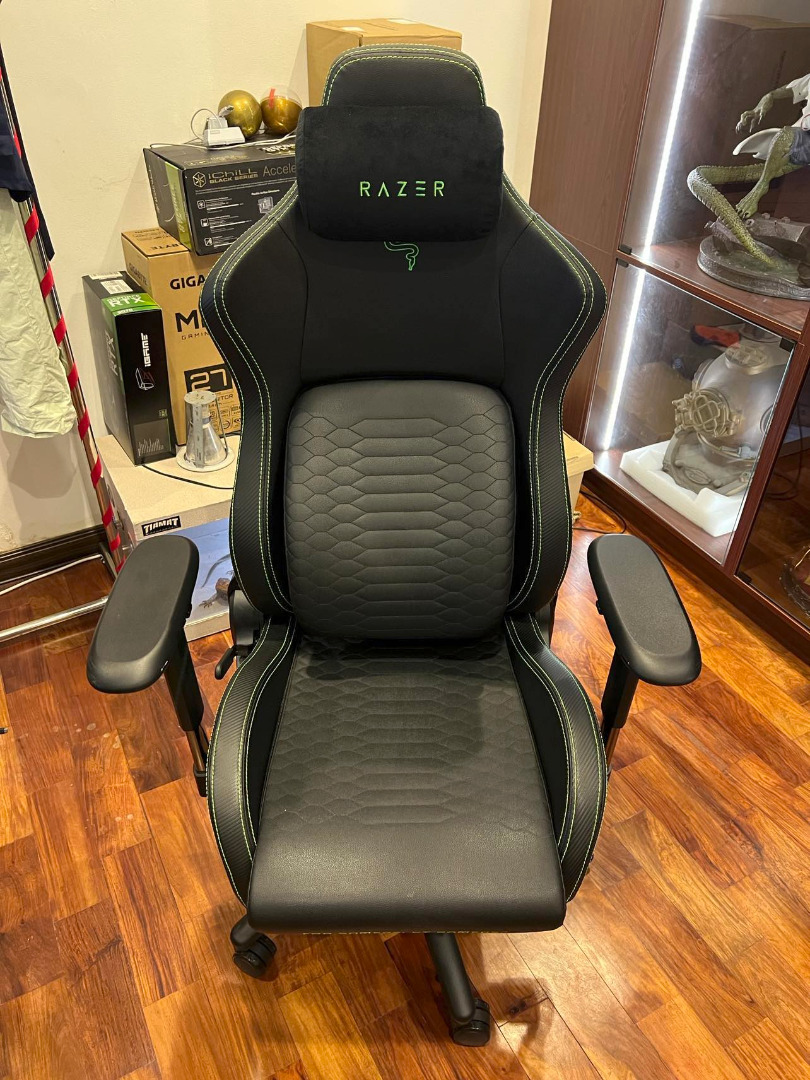 Razer Iskur - Black / Green, Furniture & Home Living, Furniture, Chairs ...