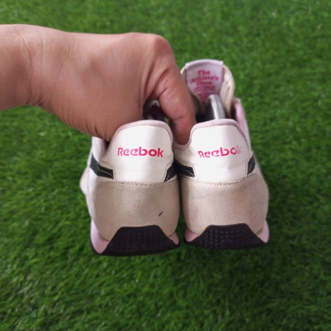 Reebok Aztec, Fesyen Wanita, Sepatu di Carousell