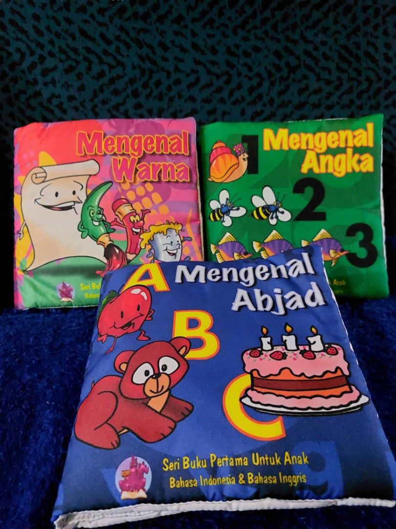Softbook Buku Bantal Bayi Mengenal Abjad Mengenal Angka Mengenal Warna, Buku & Alat Tulis, Buku ...