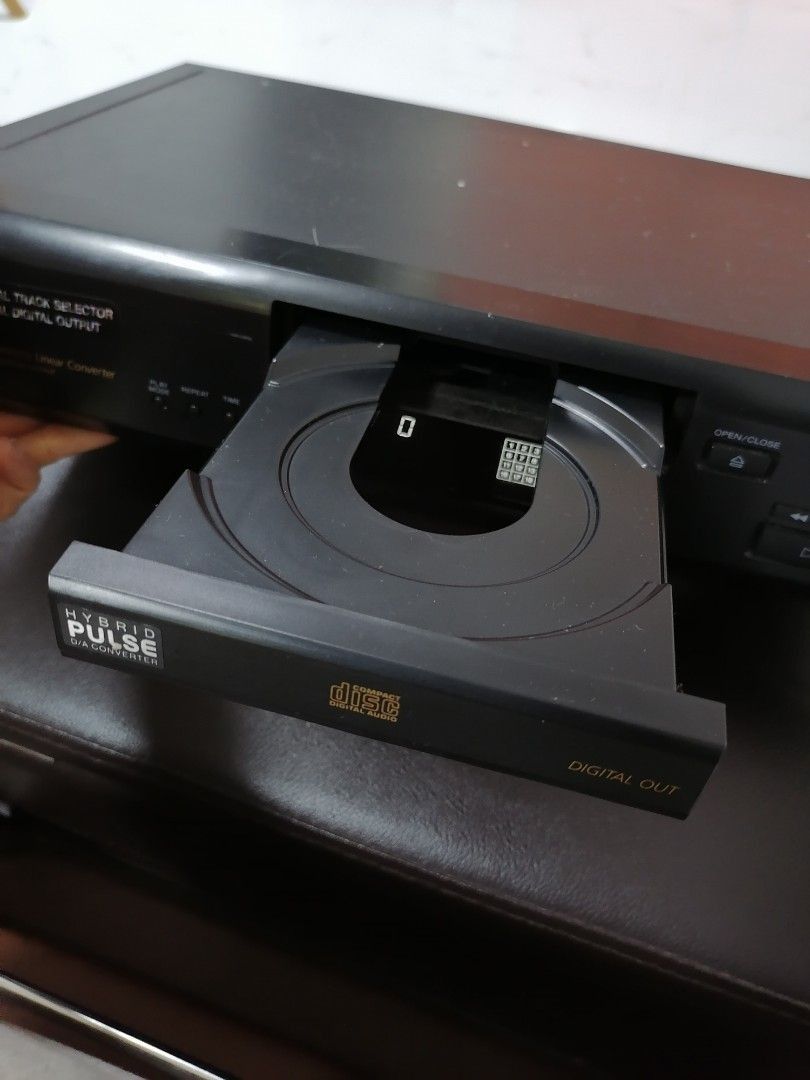 (Like New) Sony Compact Disc Player CDP-XE310, Audio, Portable Music ...