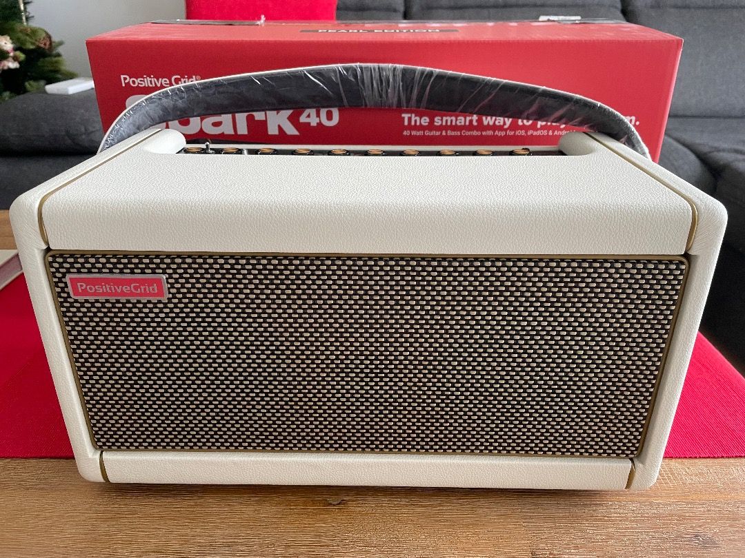 Spark 40 Positive Grid (Guitar Amplifier and Bluetooth Speaker ...