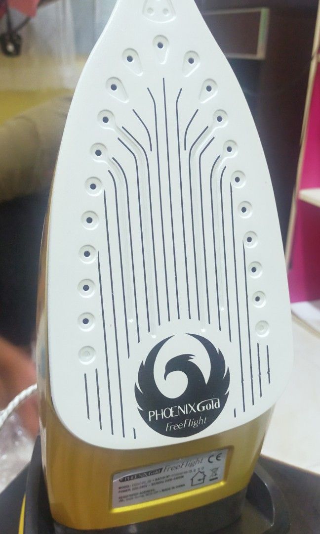 Steam iron, TV & Home Appliances, Irons & Steamers on Carousell