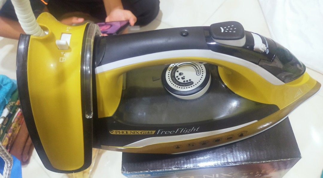 Steam iron, TV & Home Appliances, Irons & Steamers on Carousell