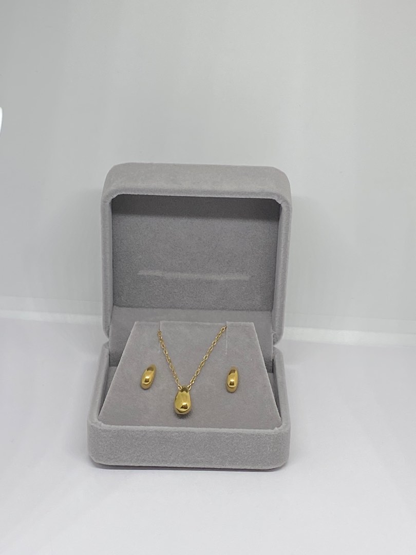 teardrop/ raindrop gold jewelry set with jewelry box, Women's Fashion ...