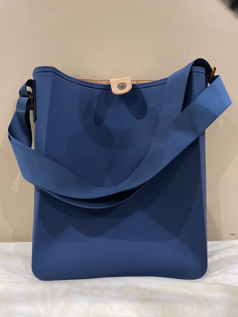 VIAJECITO navy work tote, Women's Fashion, Bags & Wallets, Cross-body ...