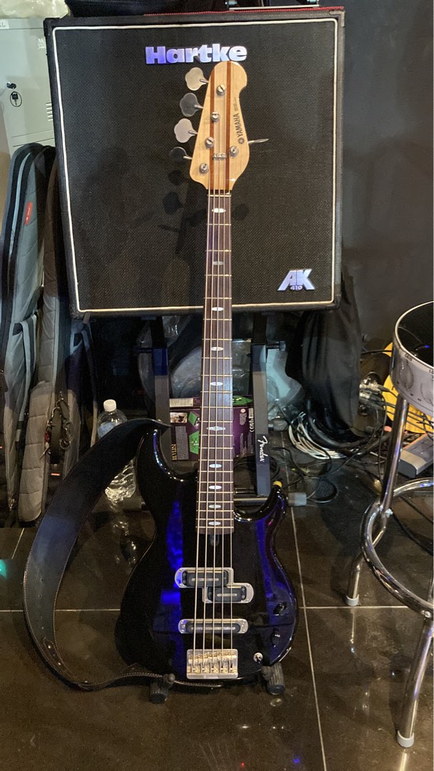 Yamaha BB2025 Bass, Hobbies & Toys, Music & Media, Musical Instruments ...