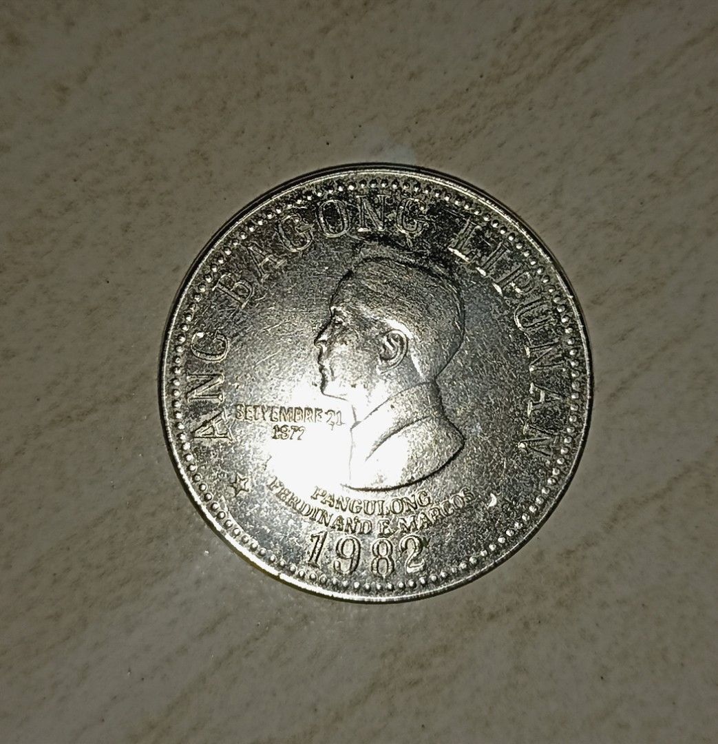 2 PESO DR. JOSE RIZAL PAPER BILL & 5 PESO 1982 COIN, Hobbies & Toys ...