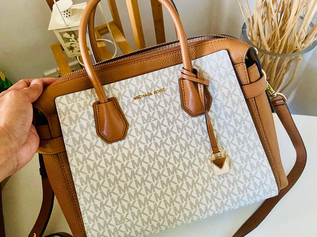 Authentic/Original Michael Kors Bag, Women's Fashion, Bags & Wallets ...