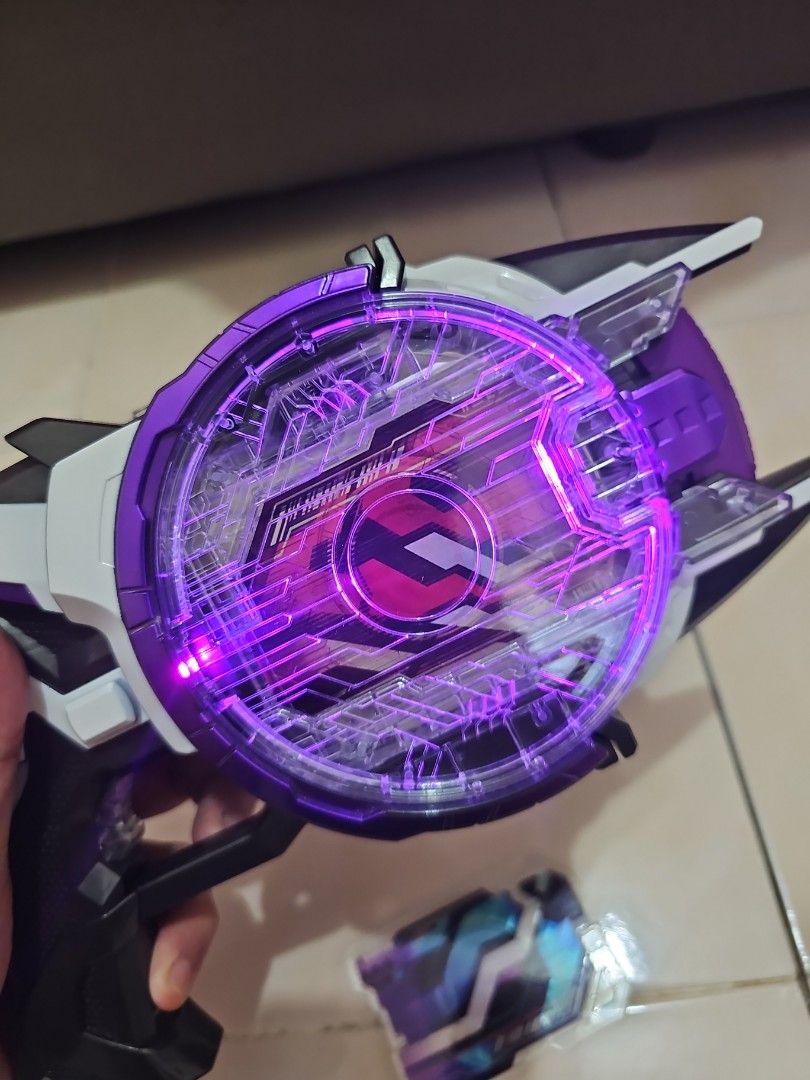 BANDAI DX Raise Riser [Kamen Rider Geats], Hobbies & Toys, Toys & Games on Carousell