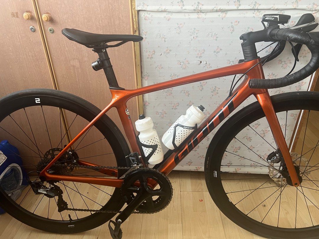 Carbon Giant Road bike, Sports Equipment, Bicycles & Parts, Bicycles on ...
