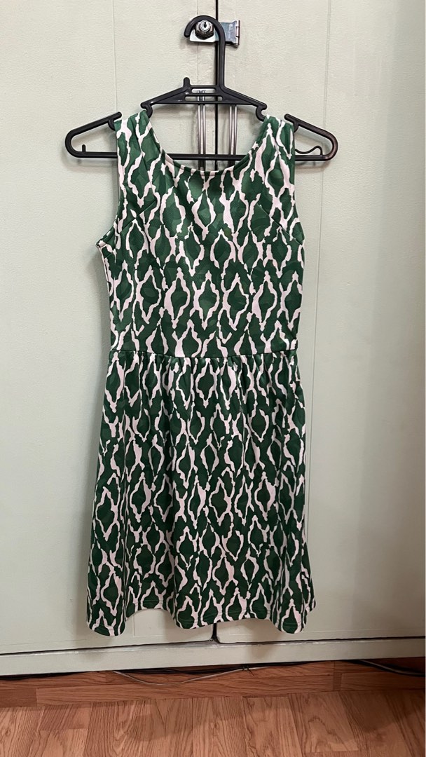 CLN green print dress, Women's Fashion, Dresses & Sets, Dresses on ...