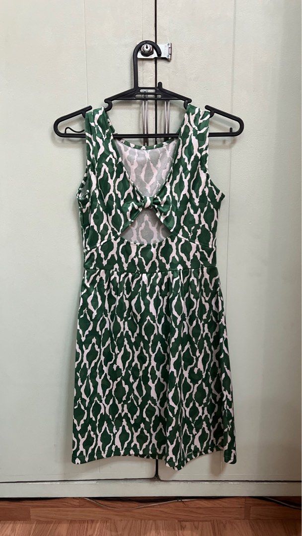CLN green print dress, Women's Fashion, Dresses & Sets, Dresses on ...