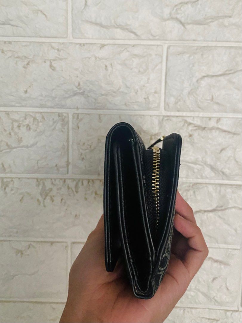 CLN Wallet (Tri-fold), Women's Fashion, Bags & Wallets, Purses ...