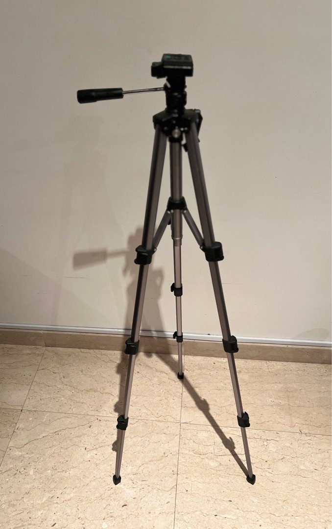 Collapsible Tripod with Classy Bag! ThrowAway Price.., Photography ...