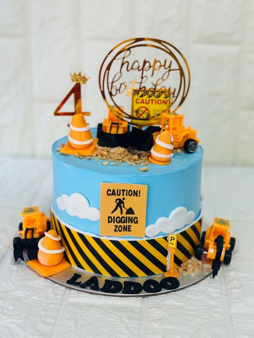 Customised Cake/halal cake /eggless cake /wedding cake /engagement cake ...