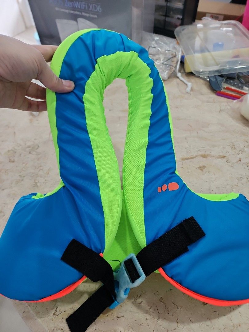 Decathlon Float, Everything Else on Carousell