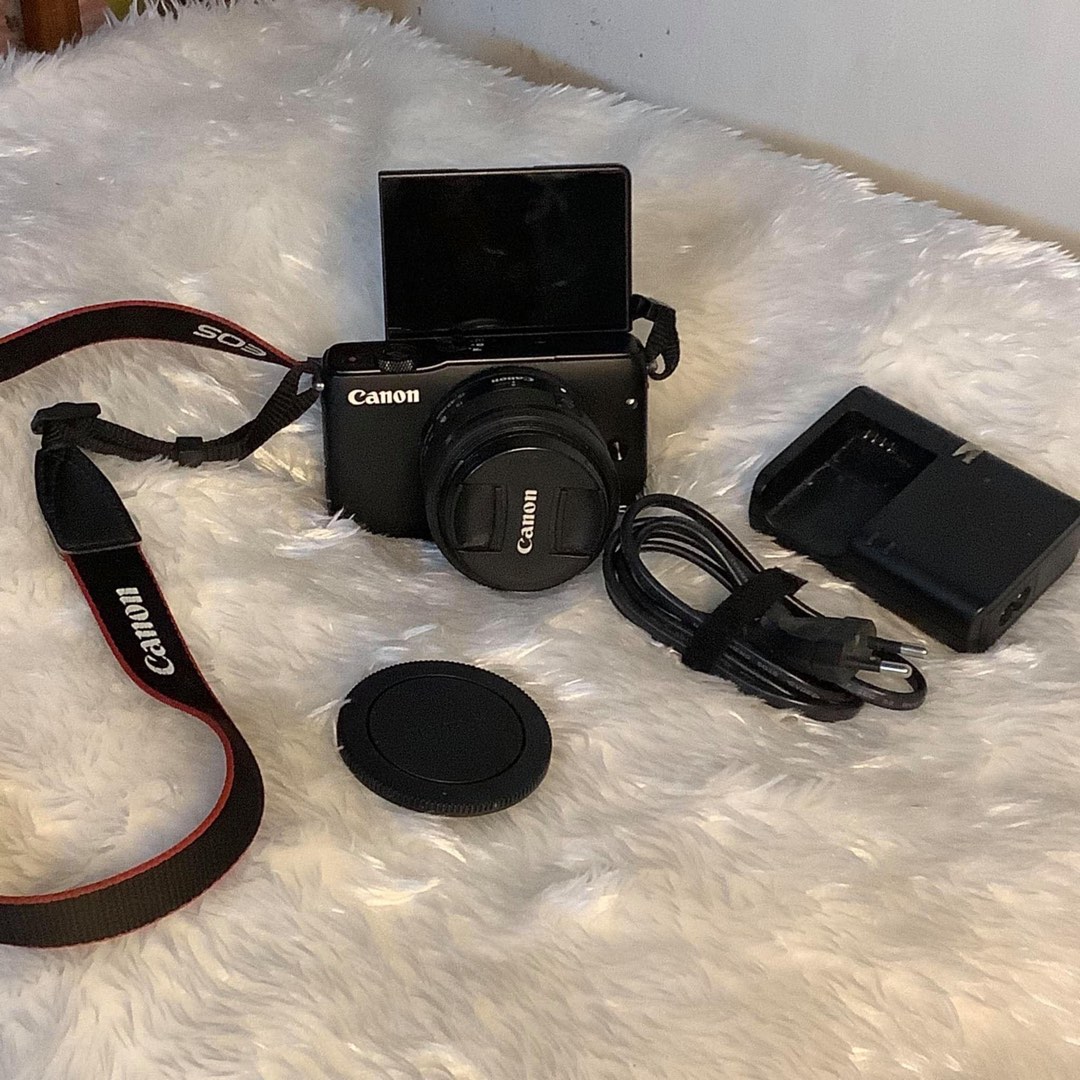 Digital Camera M10/ Mirror Camera, Photography, Cameras on Carousell