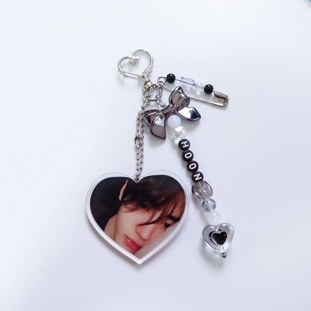enhypen acrylic keychains, Hobbies & Toys, Stationery & Craft, Handmade ...
