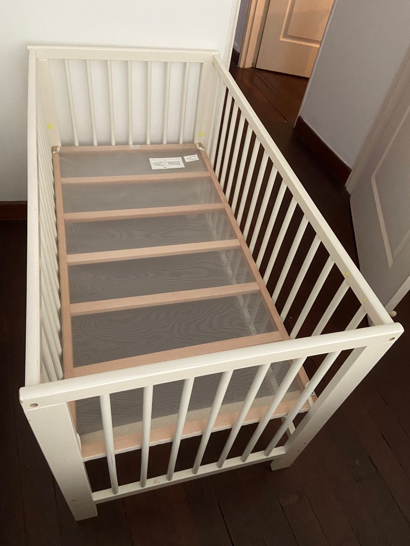 Free baby cot, Babies & Kids, Baby Nursery & Kids Furniture, Cots ...