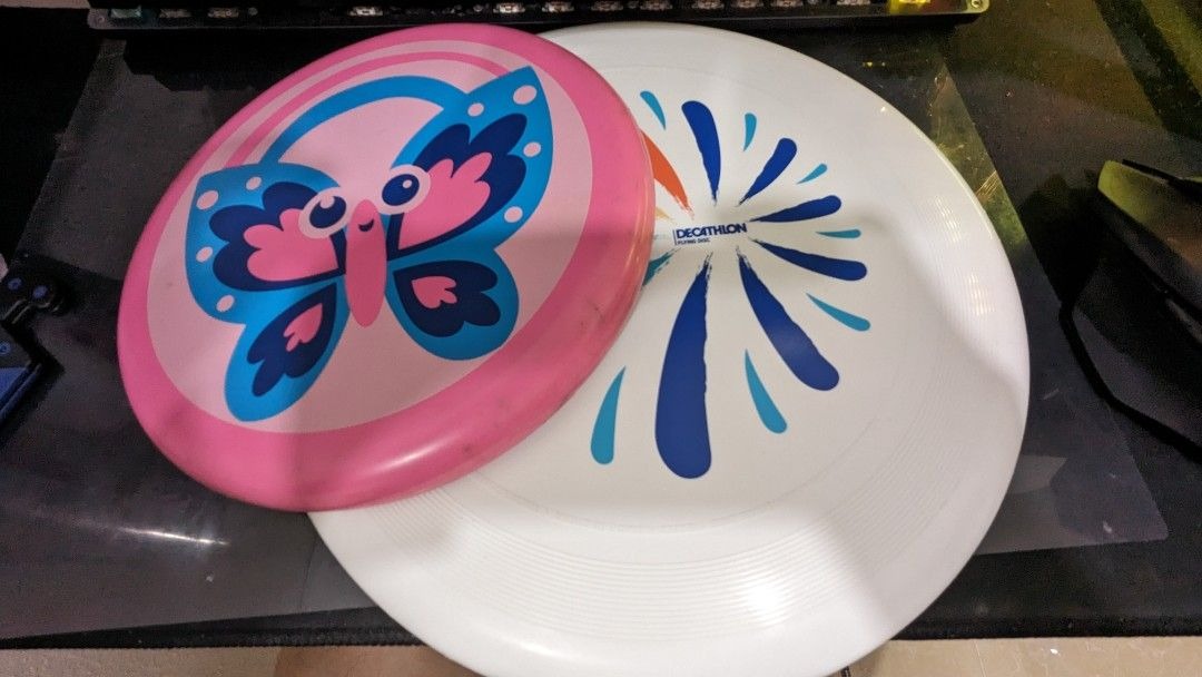 Frisbee, Hobbies & Toys, Toys & Games on Carousell