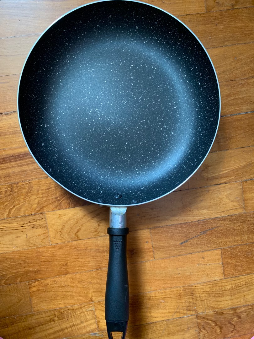 Frying Pan, Furniture & Home Living, Kitchenware & Tableware, Cookware ...