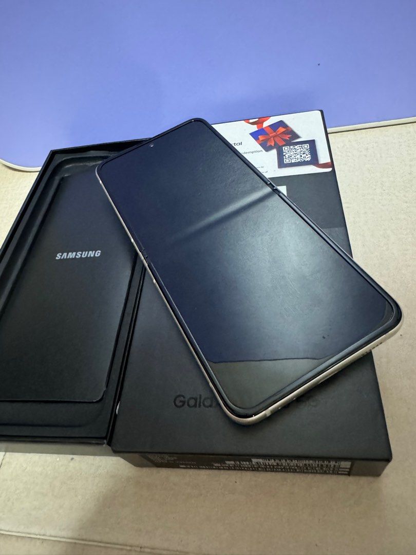 Galaxy Z Flip 3 Cream 128GB, Mobile Phones & Gadgets, Mobile Phones ...