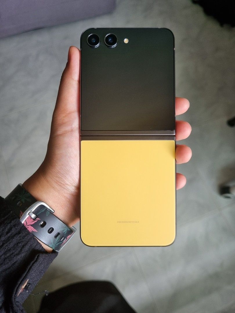 Galaxy Z Flip 5 Yellow 256GB, Mobile Phones & Gadgets, Mobile Phones ...